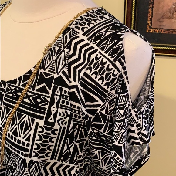 Apt. 9 | Tops | Apt 9 Tshirt | Poshmark